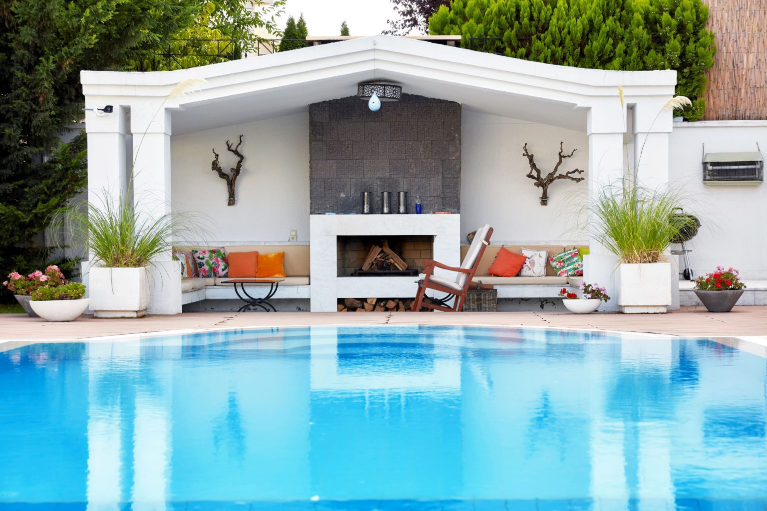 Ohio Custom Pool & Patio | Swimming Pool Contractor | Hinckley, OH